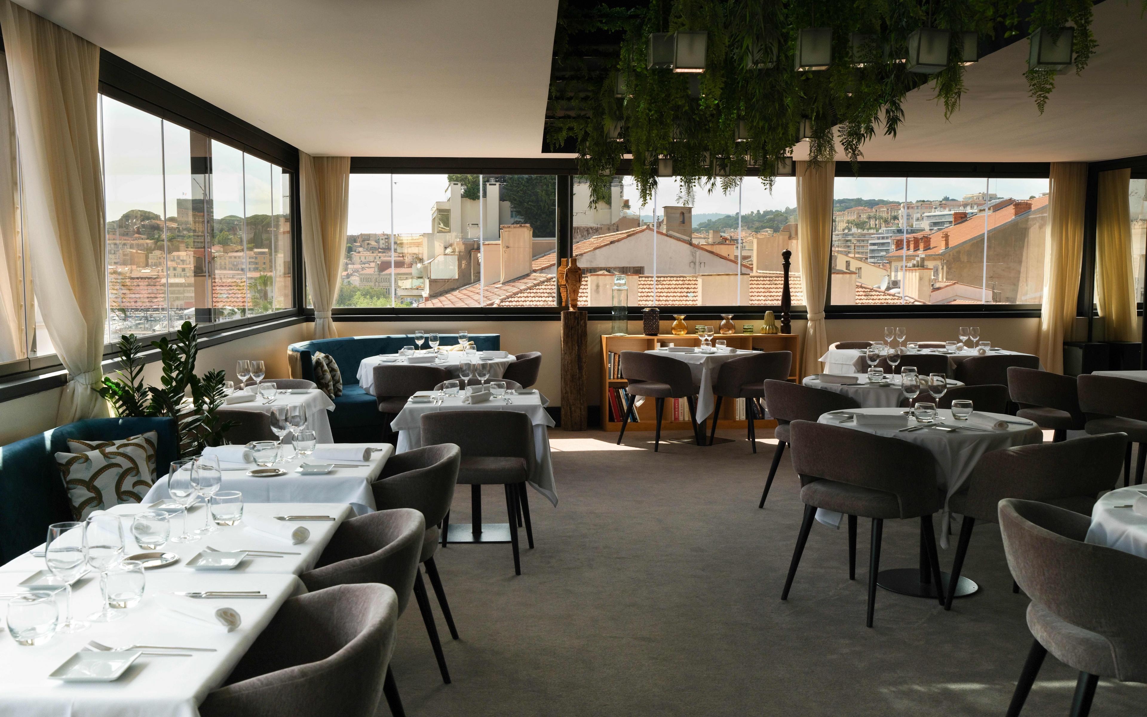 Le Roof – Fine Dining Rooftop Experience in Cannes